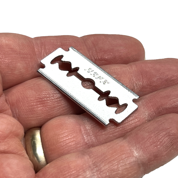 Double Edge Razor Blade Plastic Safety Prop — NewRuleFX.com